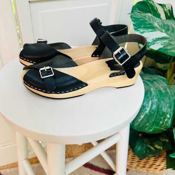 Swedish Hasbeens | Shoes | Swedish Hasbeens Black Clog Sandals Euc Open ...